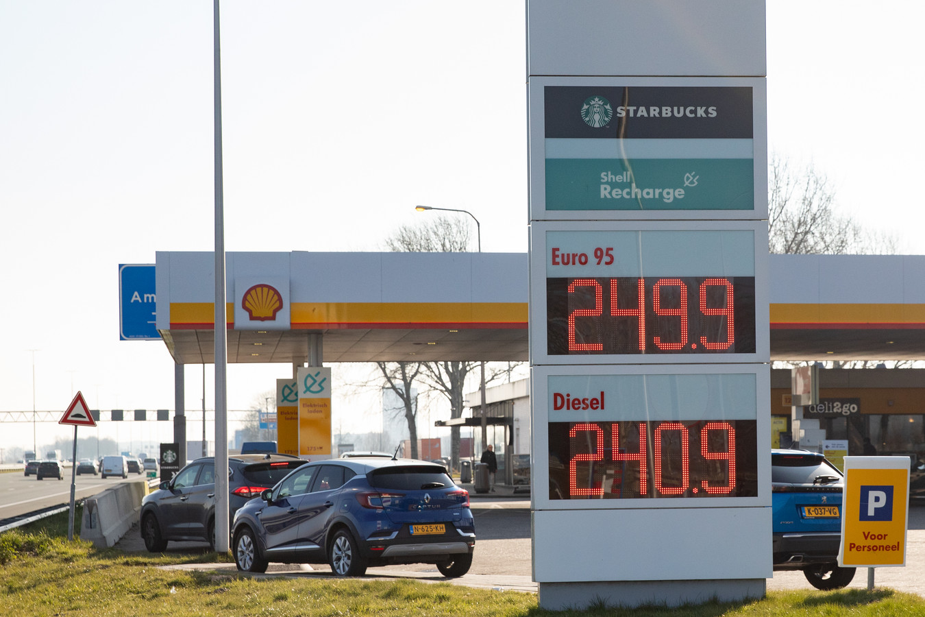 We gaan weer meer de weg op, maar er zijn grote verschillen per regio ...