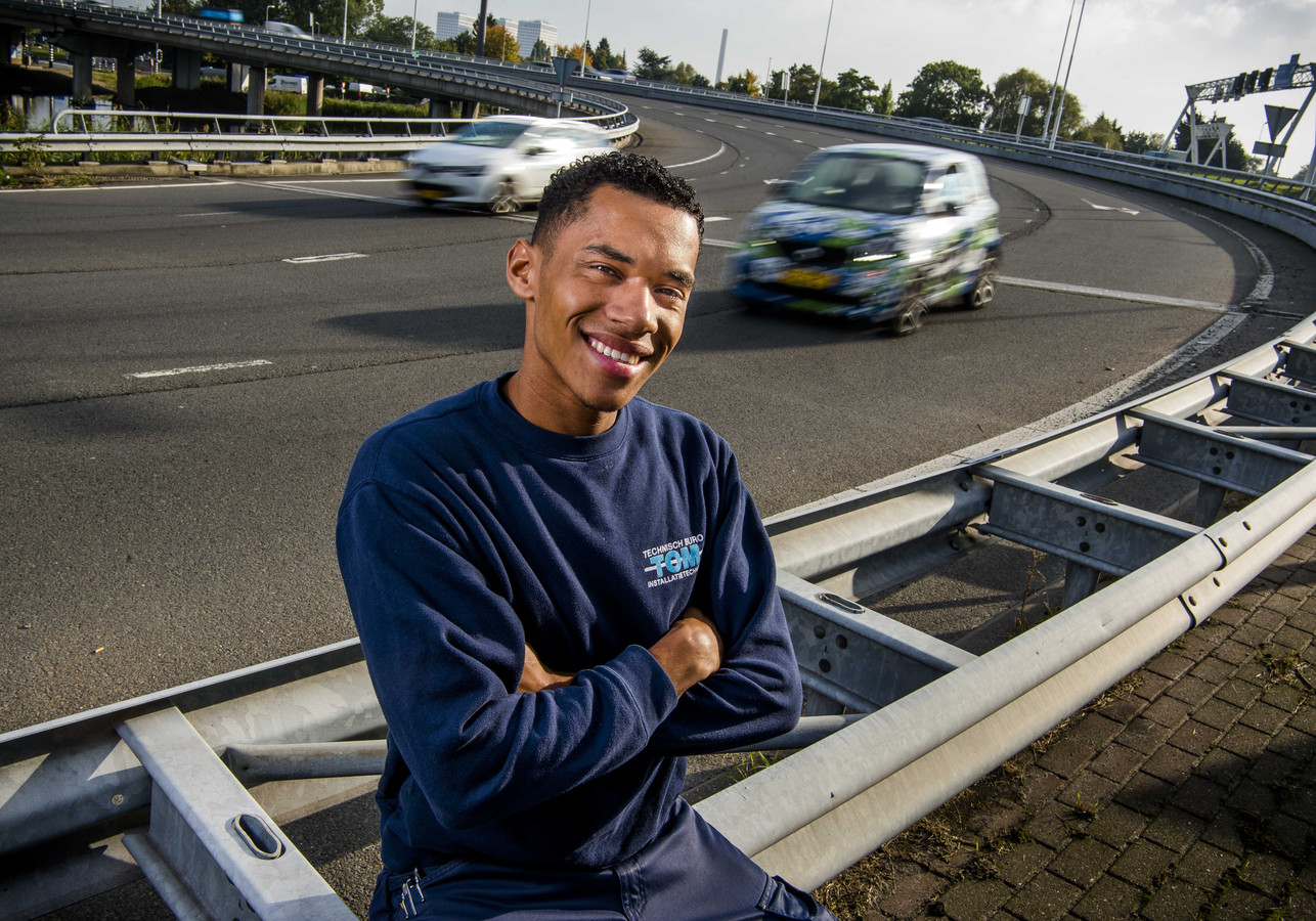 Vincent Bakker: in één klap een held na actie op A20 | Foto | AD.nl