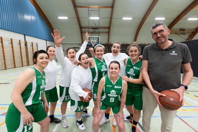 “Een groep veertigers die van jonge snaken wint... Te gek”: hoe ...