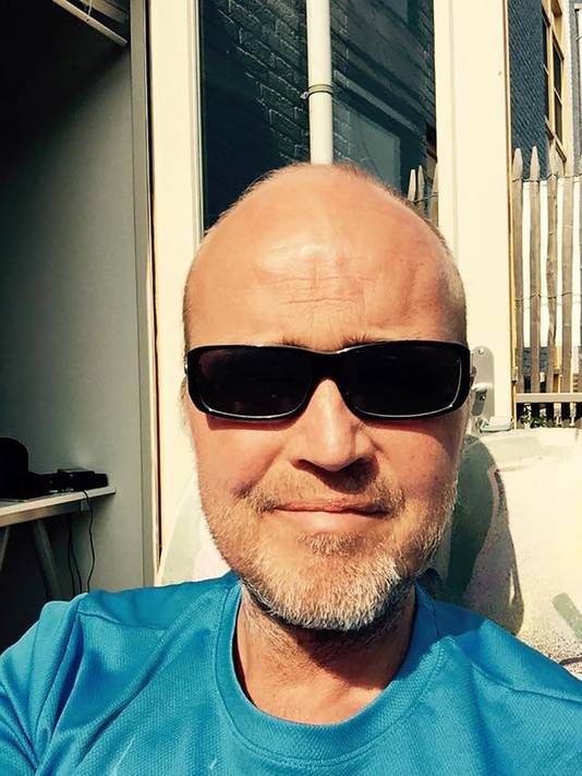 Terminaal zieke journalist Mark Bos (49) overleden | Show | AD.nl
