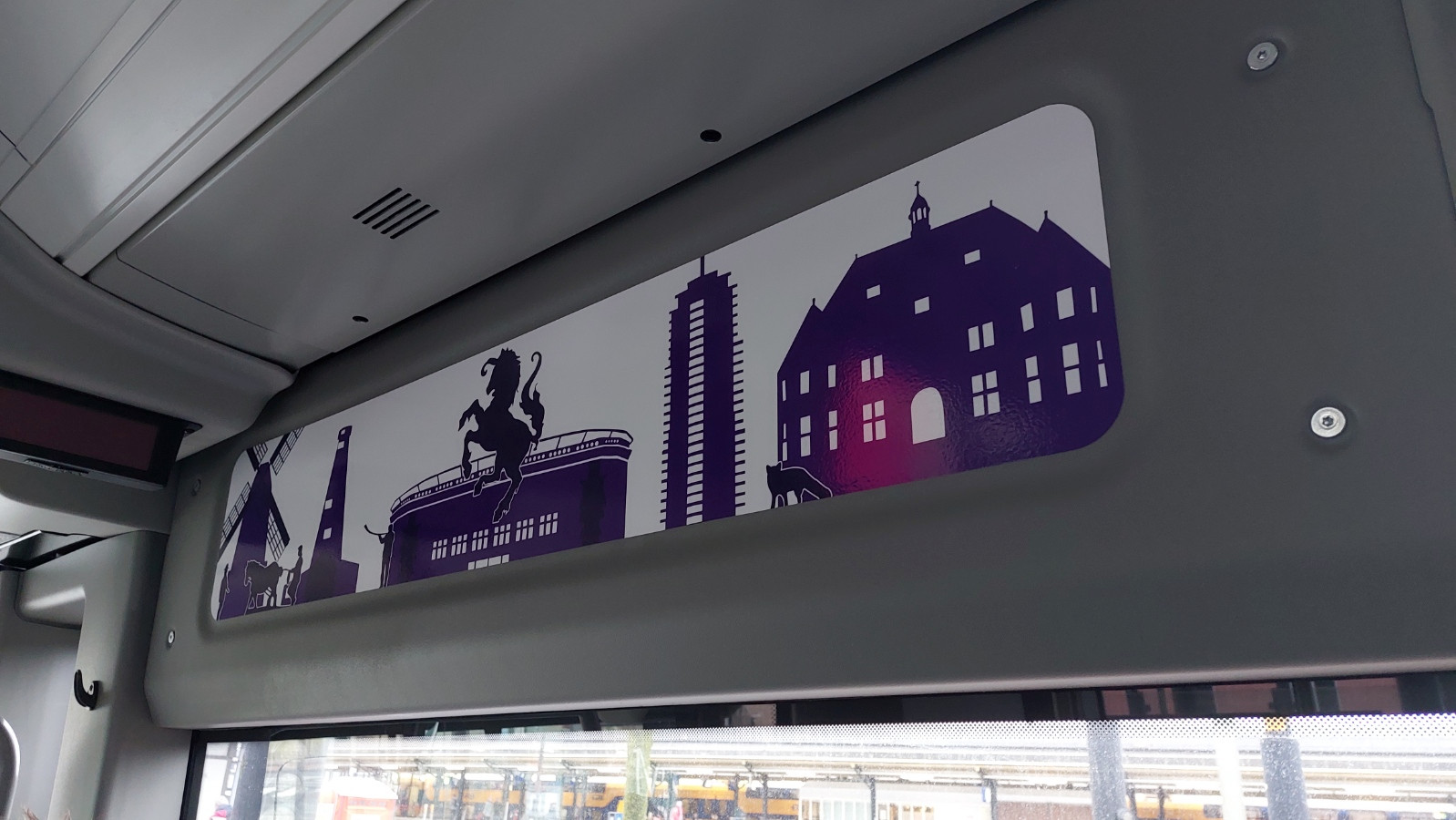 Op zondag met de bus dwars door Twente is bepaald geen goed idee ...