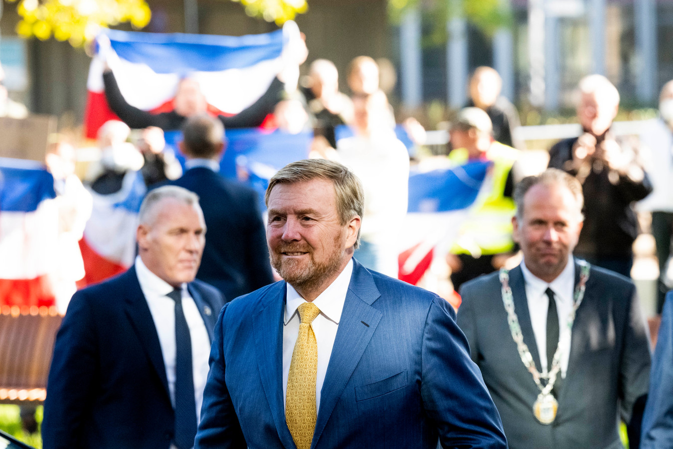 Peiling wijst uit: nog maar de helft van Nederland ziet monarchie ...