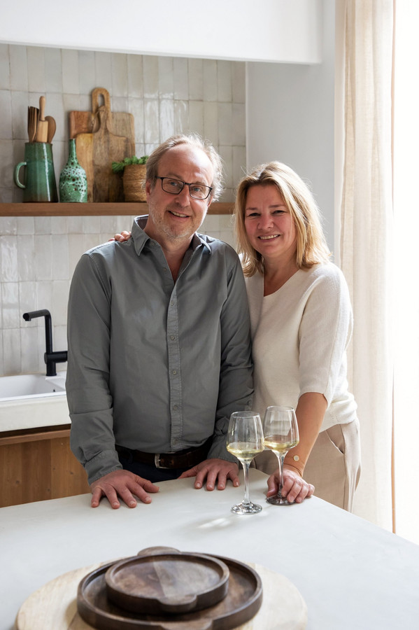 BINNENKIJKER. Kathleen (52) en Stefaan (56) verbouwden belle-époquepand ...