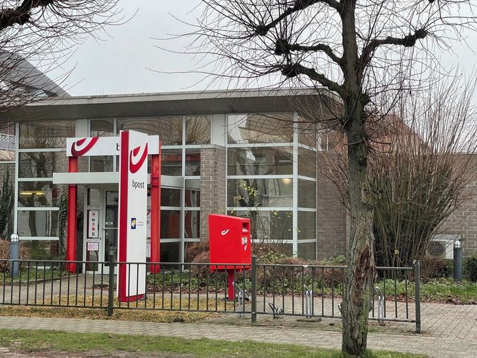 Interesse om een postkantoor te kopen? Vraagprijzen tussen 650.000 en ...