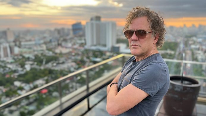 Oplichter uit Nederlands programma ‘Oplichters Aangepakt’ overlijdt ...