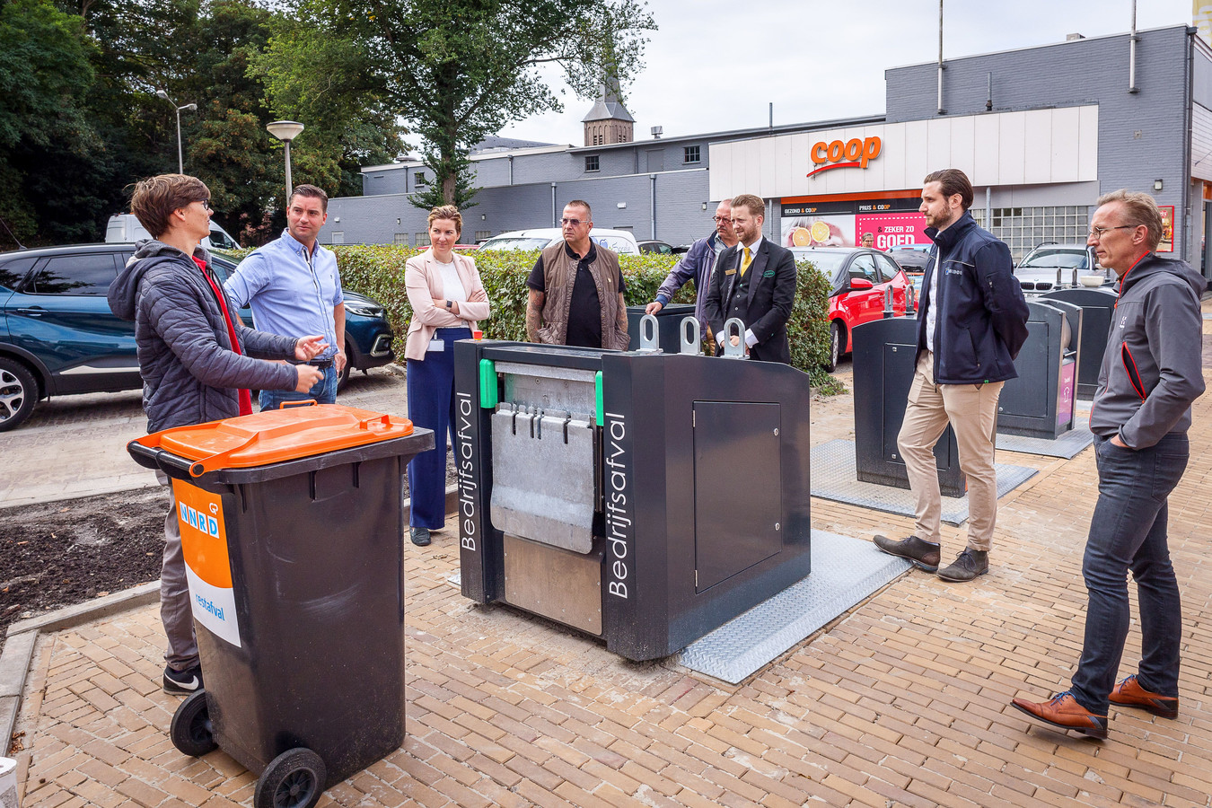 Daar is-ie dan: de ondergrondse afvalcontainer voor bedrijven in ...