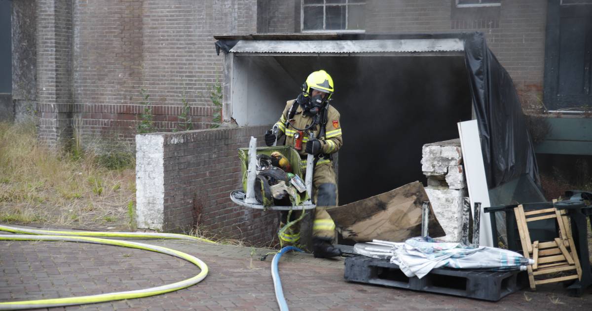 Korte maar felle brand zet kelder in Lieren vol met rook | 112 nieuws Apeldoorn | destentor.nl