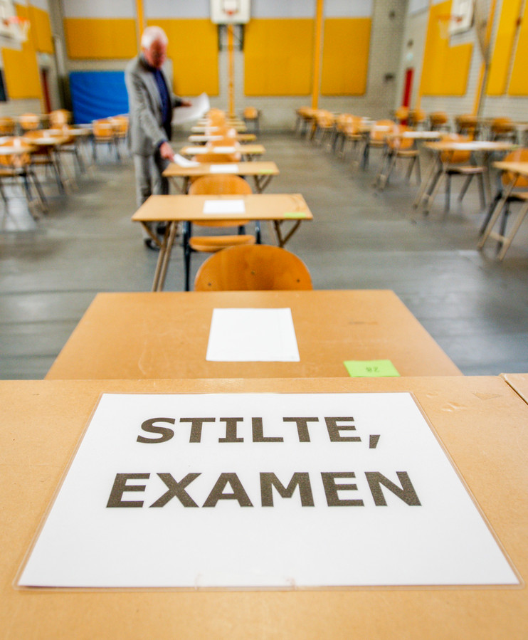 Aanzienlijk meer scholieren geslaagd voor eindexamen | Foto ...