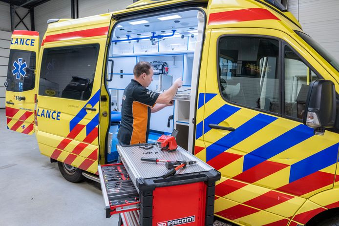 Op zoek naar perfect werkende installatie in een auto | Land van Cuijk ...