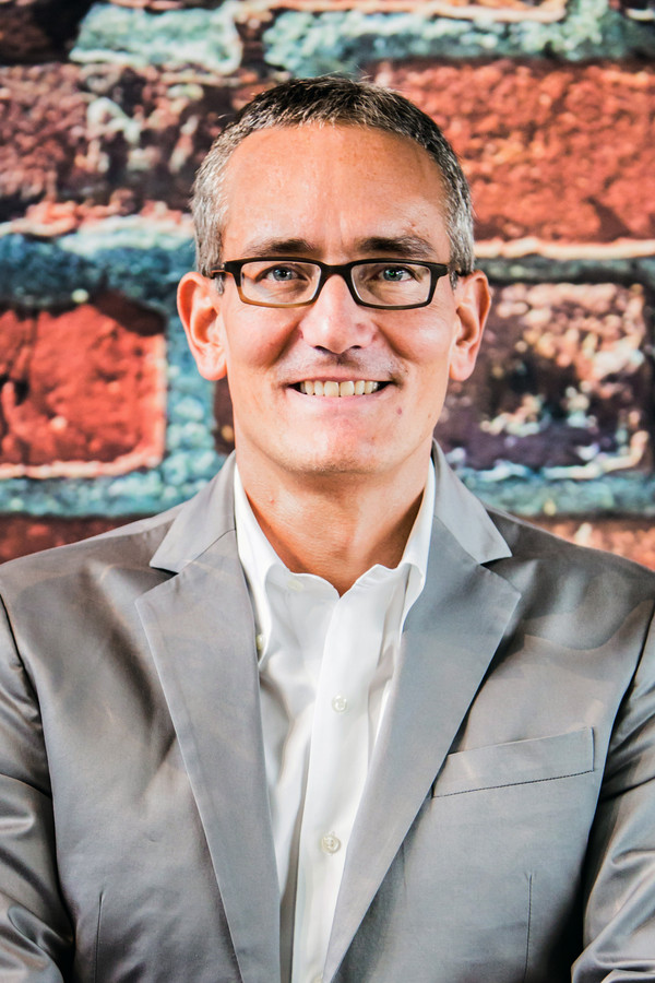 Nieuwe Italiaanse topman Maximo Ibarra maakt oer-Hollandse KPN warm en ...