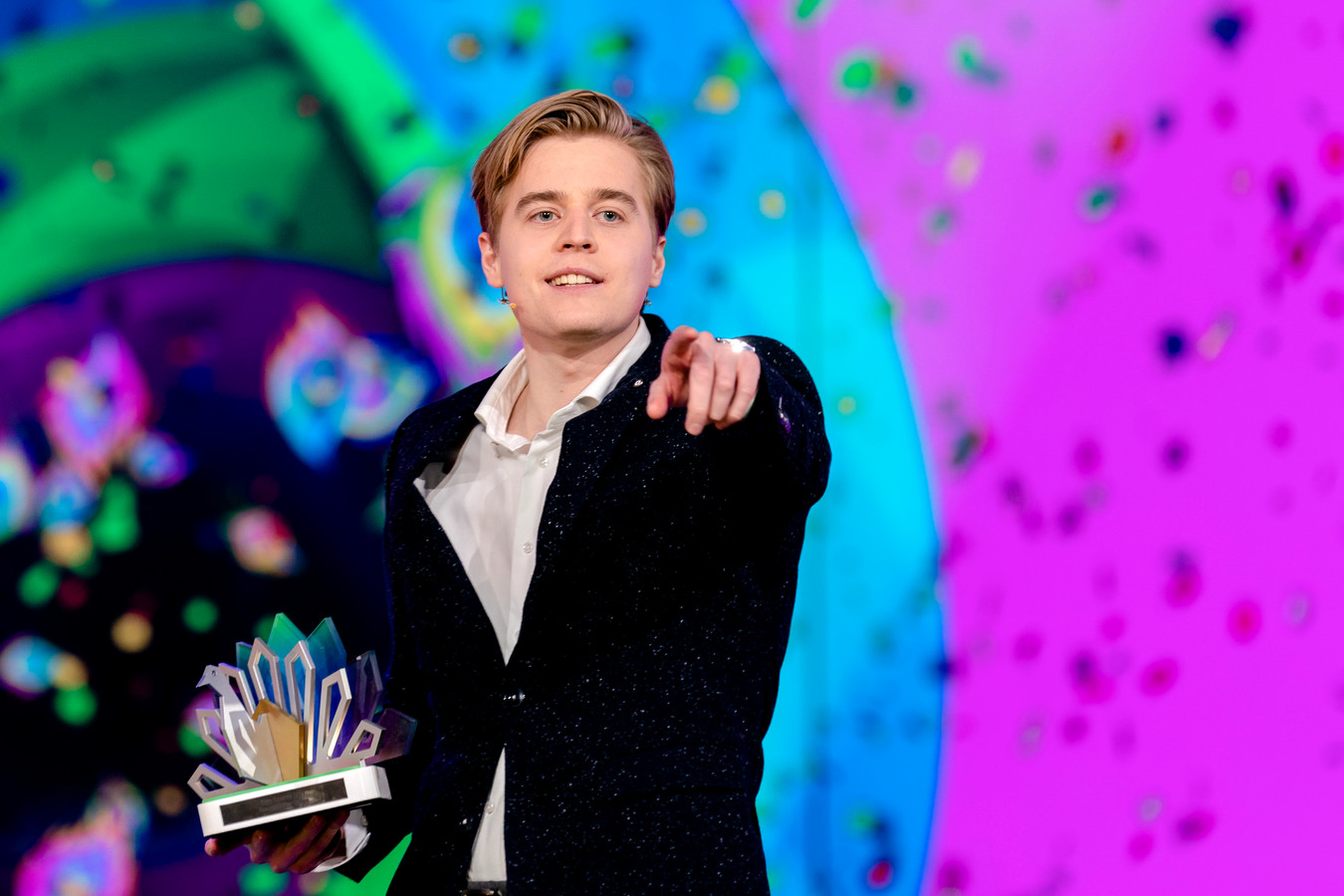 Vandaag op tv: Zapp Awards 2022, Deceit en Vriendenloterij Miljonairs ...