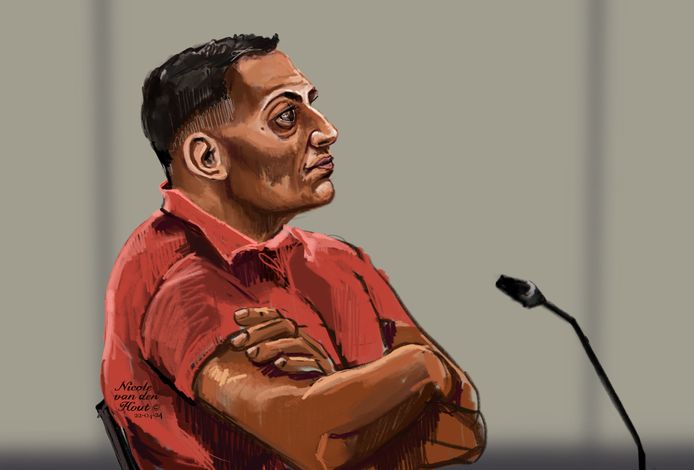 Anderhalf jaar na ontsnapping staat ex-agent voor de rechter: nu wacht ...