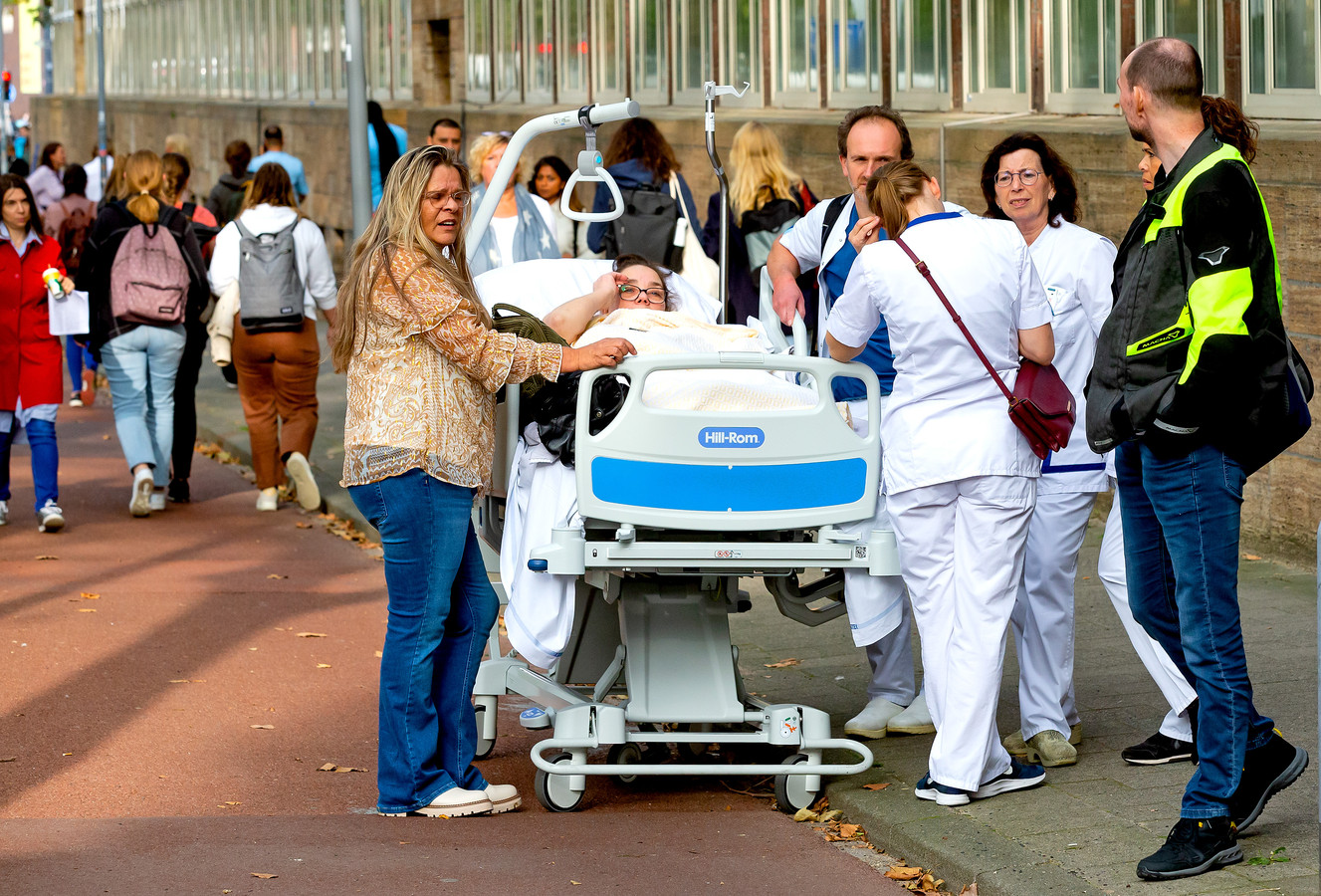 Ook 14-jarig meisje omgekomen door schietpartijen Rotterdam | Foto | tubantia.nl