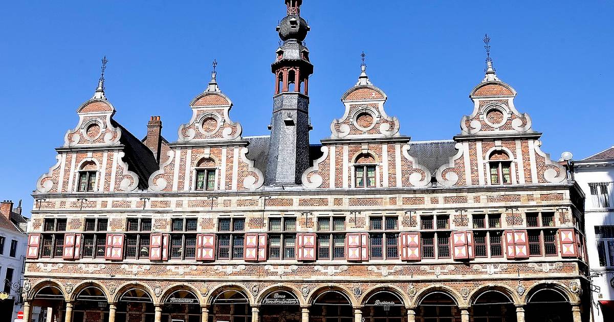 Neos Ninove maakt toeristische stadswandeling in Aalst | Ninove | hln.be