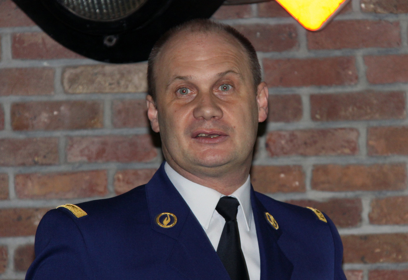 Hoofdcommissariaat politie Neteland verhuist tijdelijk naar ...