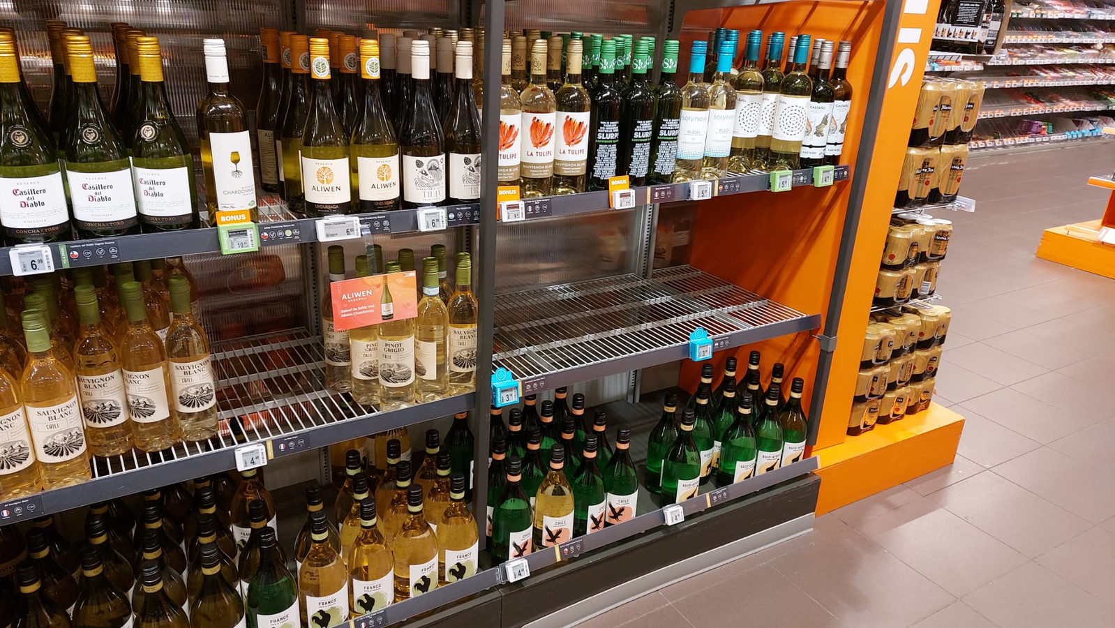 Pijnlijk lege schappen bij Albert Heijn: steeds meer boodschappen raken ...