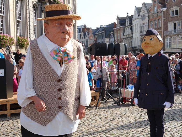 IN BEELD. Turnhoutse reuzen bezoeken Lierse Grote Markt voor GrOOte Zondag | Lier | hln.be