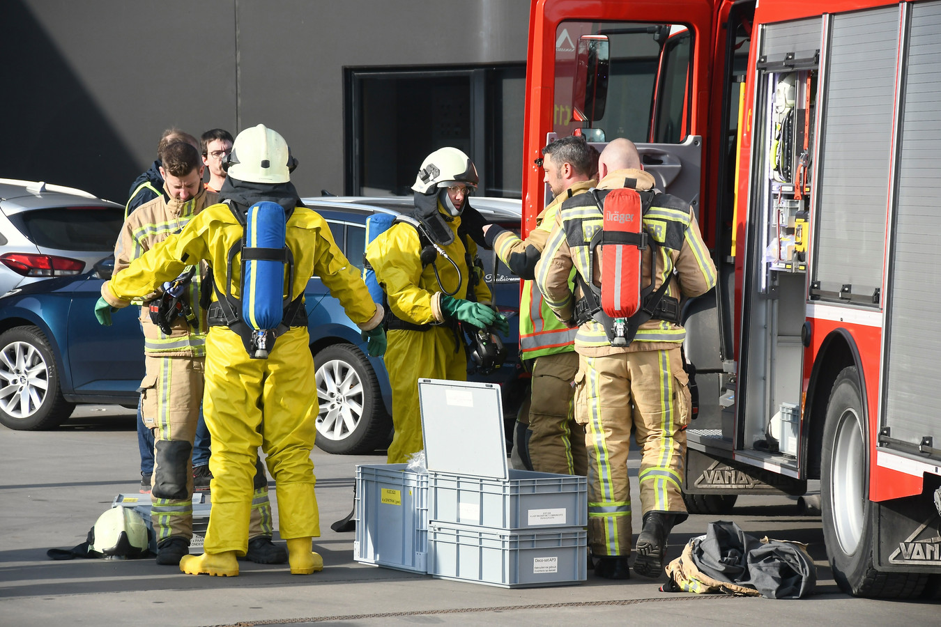 50 mensen geëvacueerd na incident met salpeterzuur bij Muylle-Facon ...