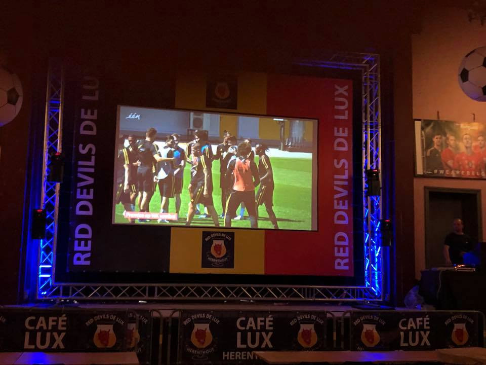 Zaal Lux doet ook dit jaar dienst als voetbalarena tijdens groot ...