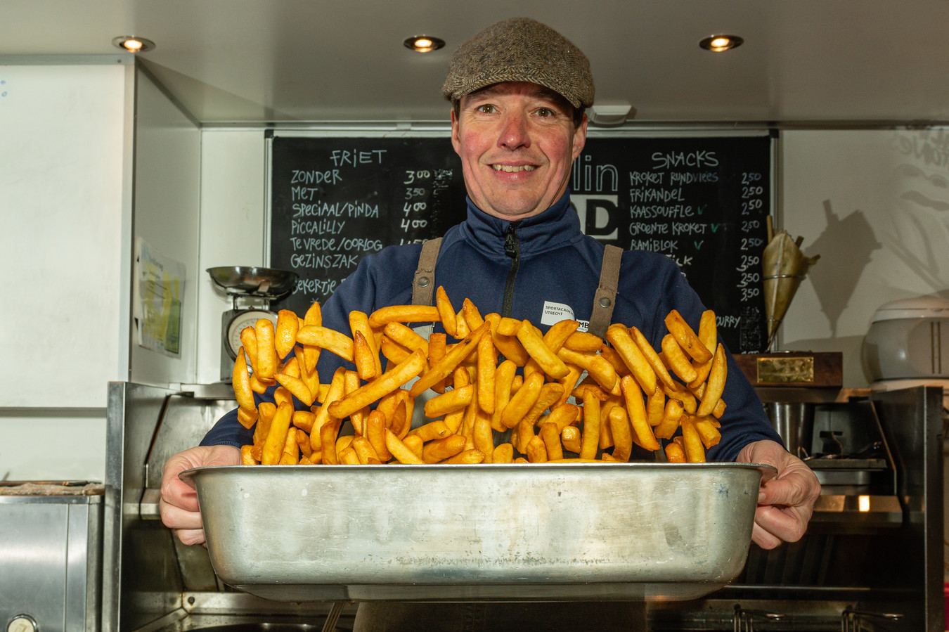 Volle puntzak friet voor 1 euro: Franklin biedt het aan als steun in ...