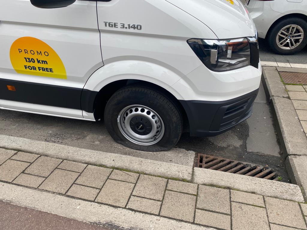 “Dit wordt nu zelfs gevaarlijk voor mijn klanten”: vandaal heeft het al ...