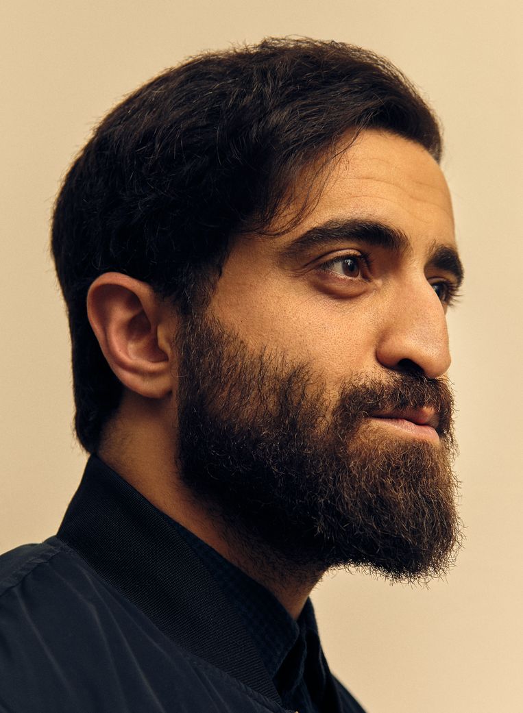 Overrompelende Saman Amini deelt met zijn vluchtverhaal een theatrale ...