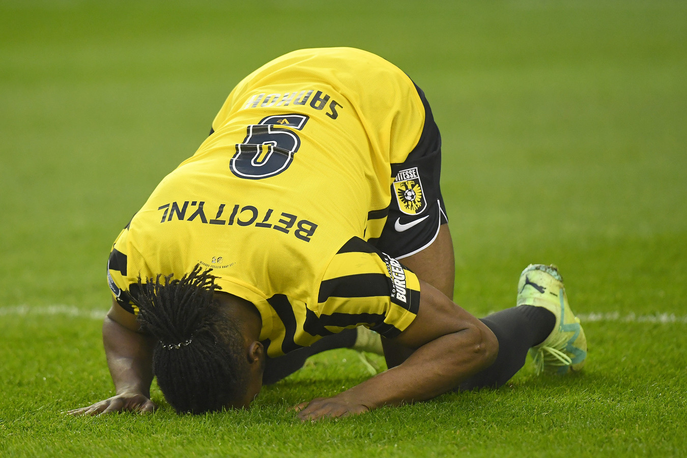 Mohamed Sankoh dolblij met goal: ‘Nu ook de spits blijven bij Vitesse ...