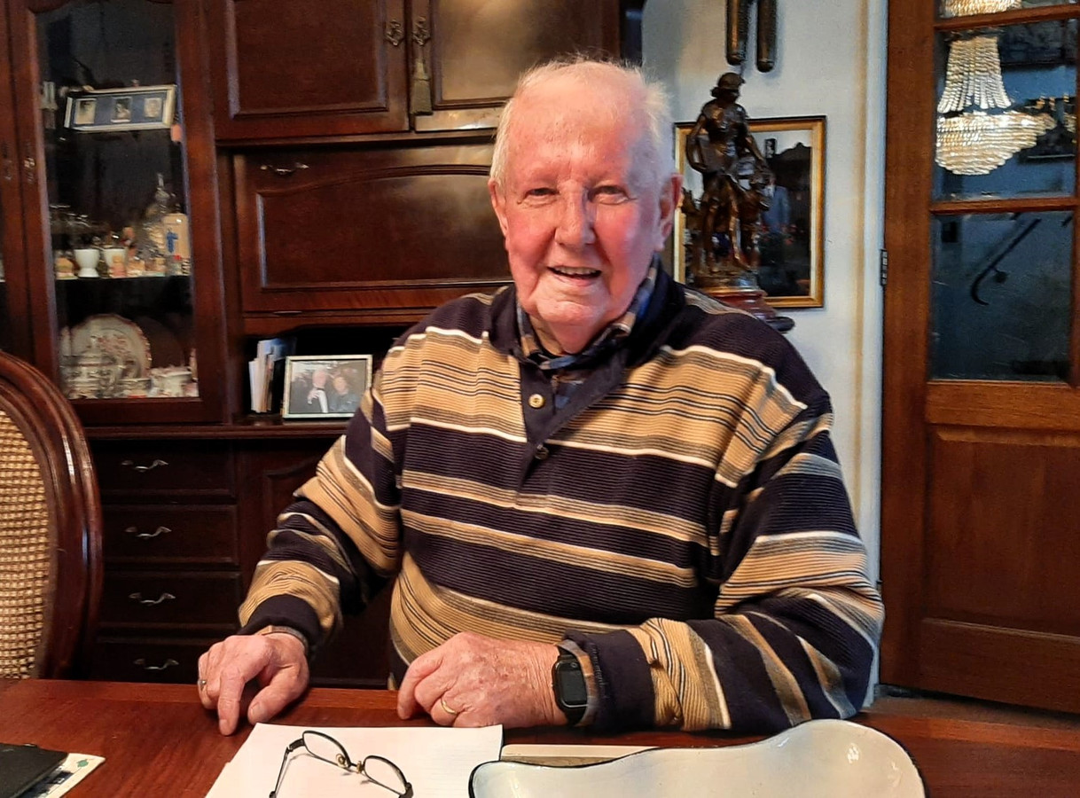 Ad (91) gebruikte zijn dagboek uit 1944 nog één keer voor een boek over ...