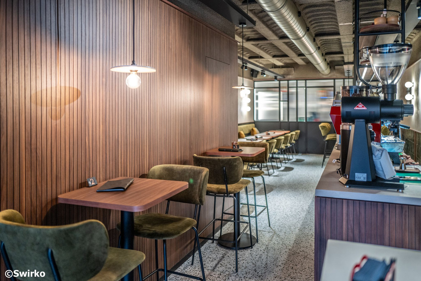 NET OPEN. Gert (41) en Els (41) starten koffiebar Ellies in de ...