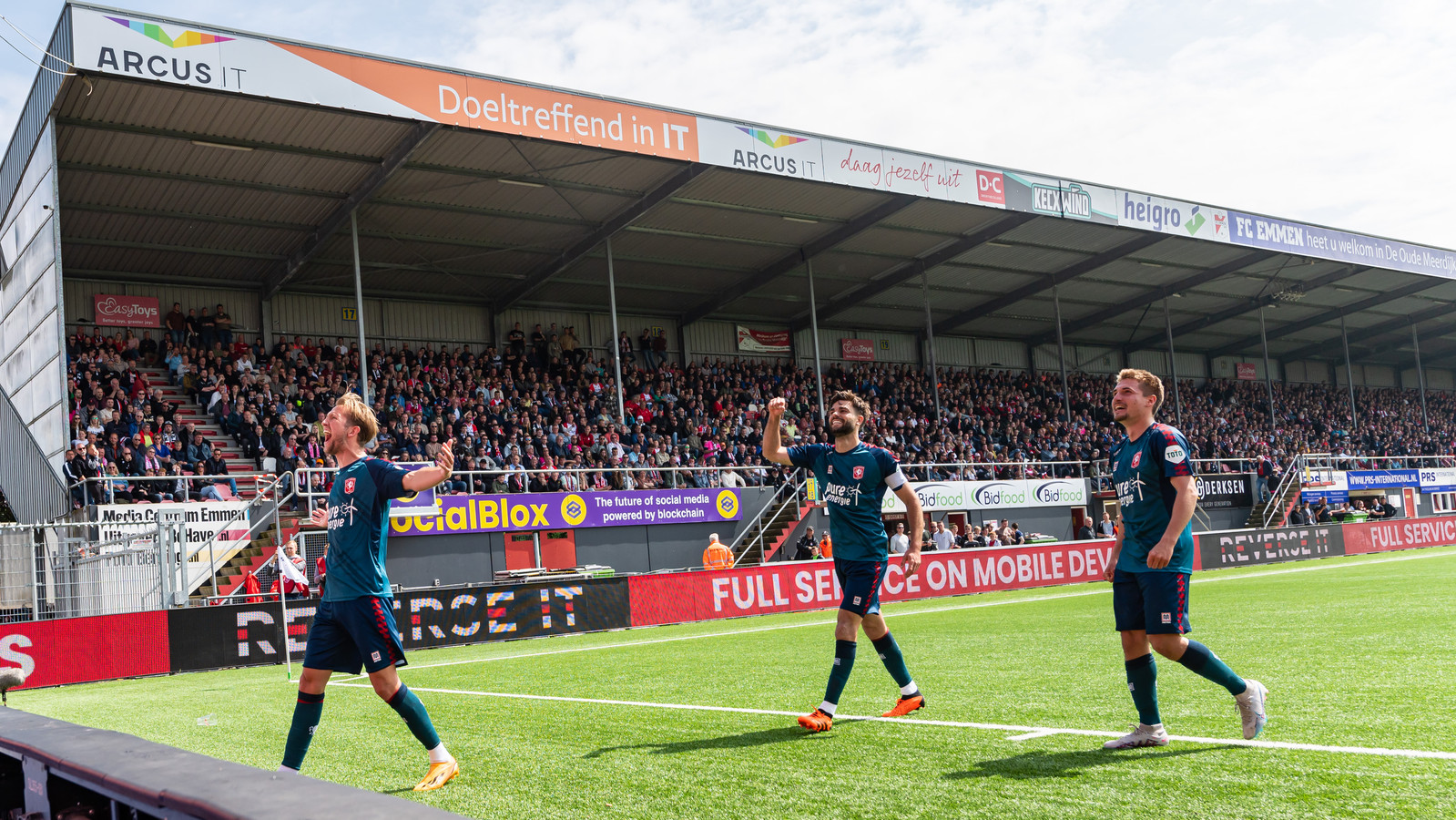 Michel Vlap schiet FC Twente naar ruime zege in Emmen | Foto | AD.nl