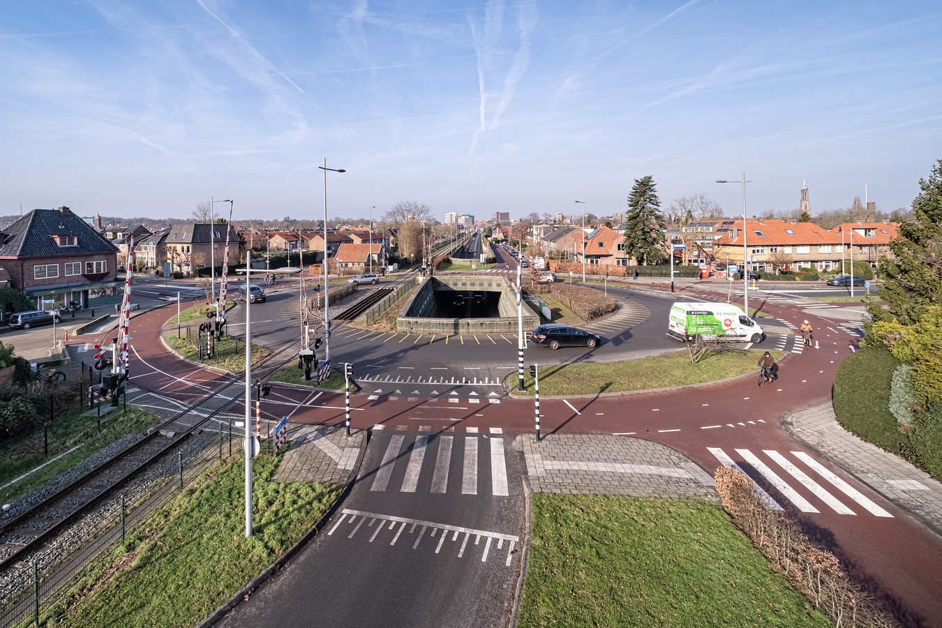 Een van de gevaarlijkste plekken in Amersfoort? De rotonde bij Roethof: ‘Hou m’n hart vast voor ...