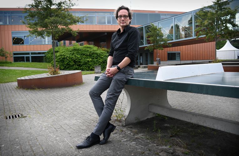 Deze rector moest zijn school (tijdelijk) sluiten na een bedreiging ...