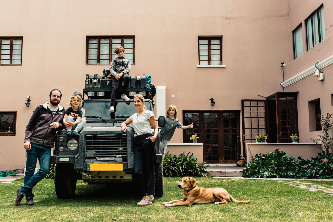 Haagse Jill (37) met vriend en drie kinderen vast in Peru ...