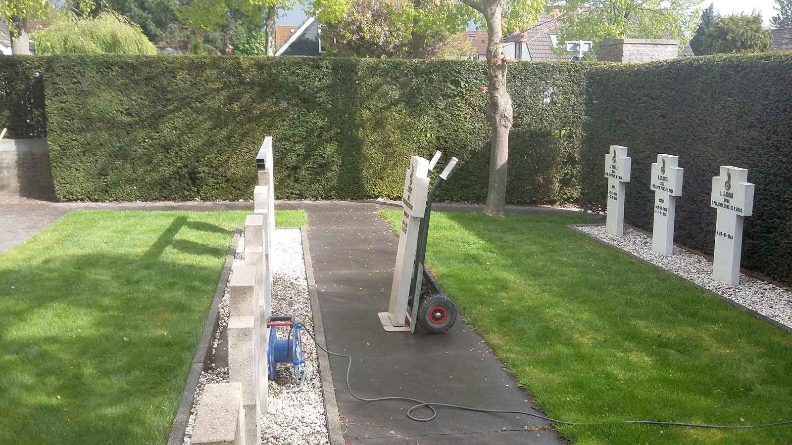 Alle schuilnamen op Pools Militair Ereveld vervangen, Jan Pytlik heeft ...