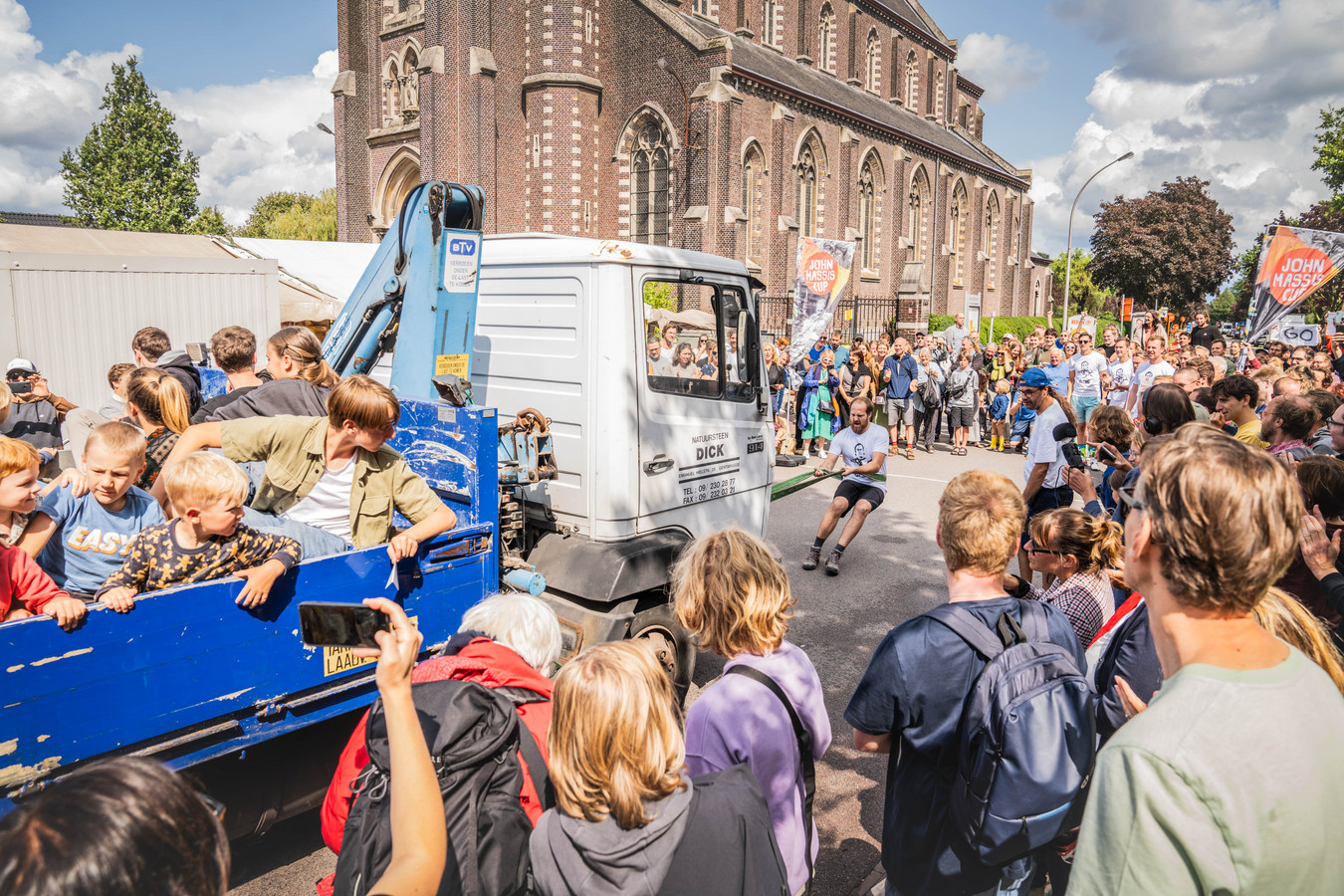 IN BEELD. Gentbrugge laat spierballen rollen tijdens eerste John Massis ...