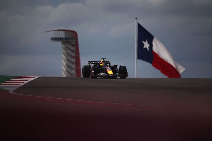 Ferrari-coureurs Sainz en Leclerc sneller dan Max Verstappen tijdens ...