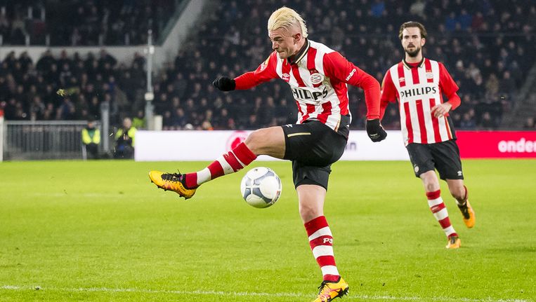 "Lestienne wil heel graag bij PSV blijven" | De Morgen