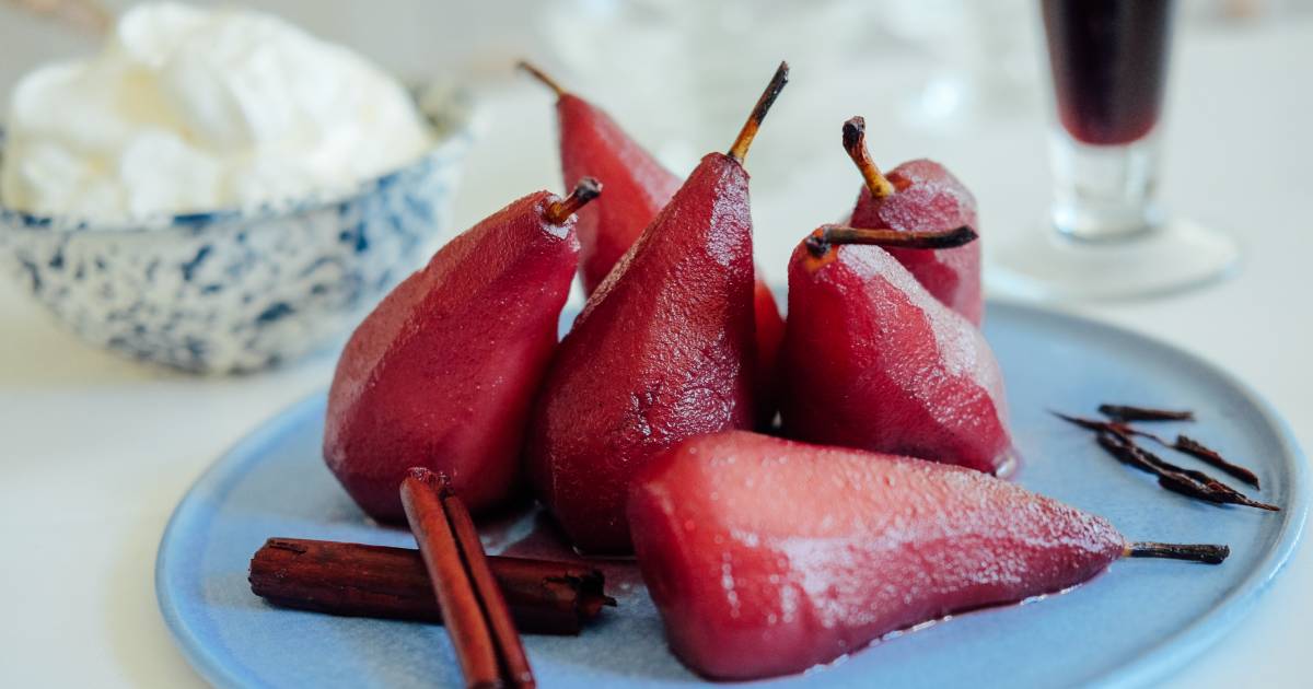 Zo maak je stoofpeertjes het lekkerst: 'Je kunt ze ook met witte wijn ...