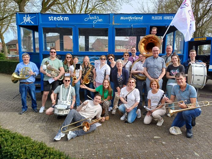 Een serenade voor de sponsoren en een Gouden Vos voor Pim Damkot ...