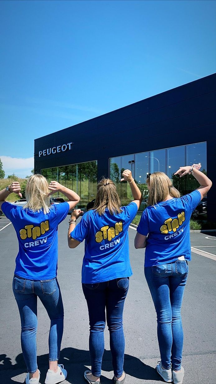 Xavier uit ROX is nu Stan de Afstandsman en houdt mensen op 1,5 meter ...