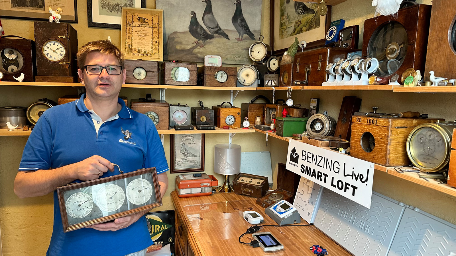 DE VERZAMELAAR. Tom (43) vult twee huizen met zijn passie voor ...