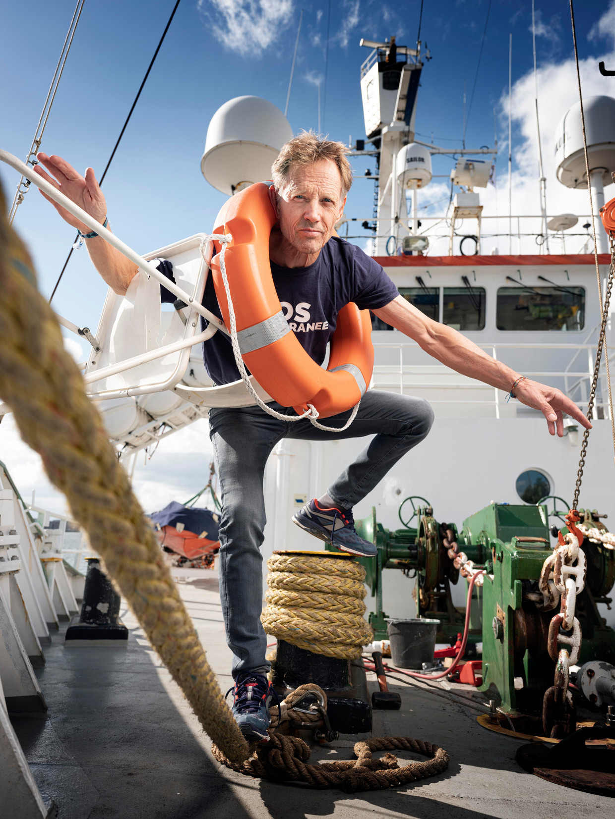 Acteur Erik Koningsberger redt migranten op zee: ‘Je leert je te ...
