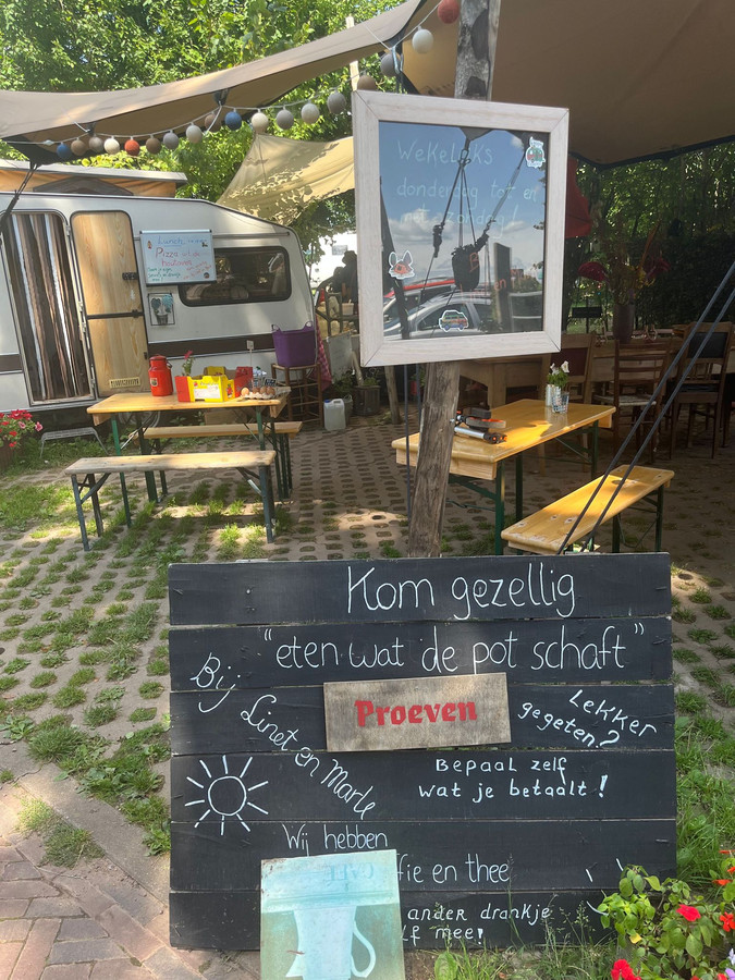 Gasten Stadscamping Deventer schuiven aan bij Linet en Mark: ‘Zelf ...
