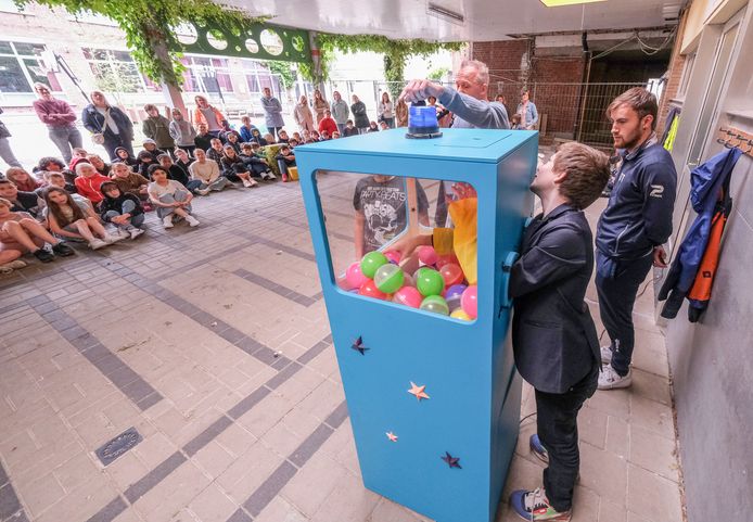 KIJK. “Flink opgeruimd? Dat verdient misschien een snoepje voor de hele klas”: leerlingen ...