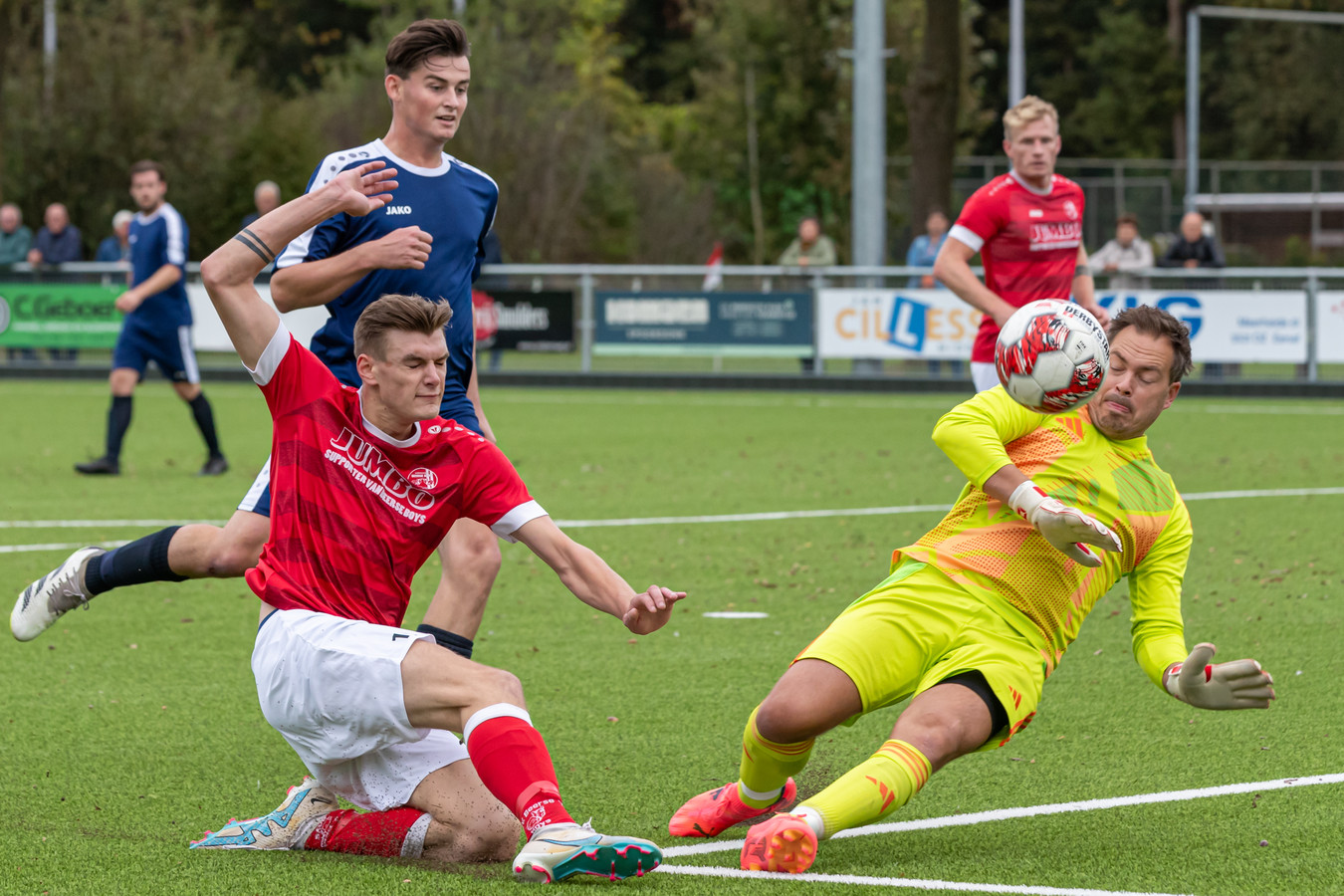Voormalig rechtsback ontpopt zich tot nieuwe topschutter bij Beerse ...