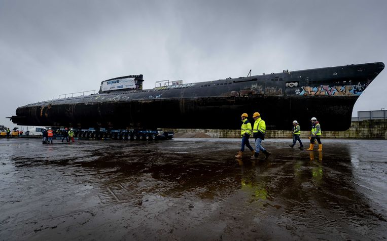 In Noord gemiste onderzeeboot Foxtrot opgetakeld in Vlaardingen