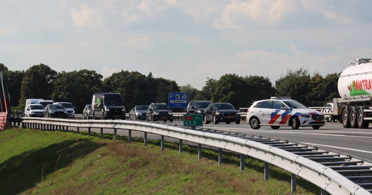 Flinke vertraging op A1 vanaf Hoevelaken richting Apeldoorn door ongeluk | Amersfoort | AD.nl