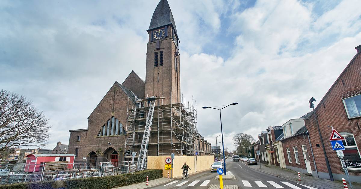 Omvangrijke restauratie Boekelse kerk gaat maanden duren, ook tijd komt stil te staan | Boekel ...