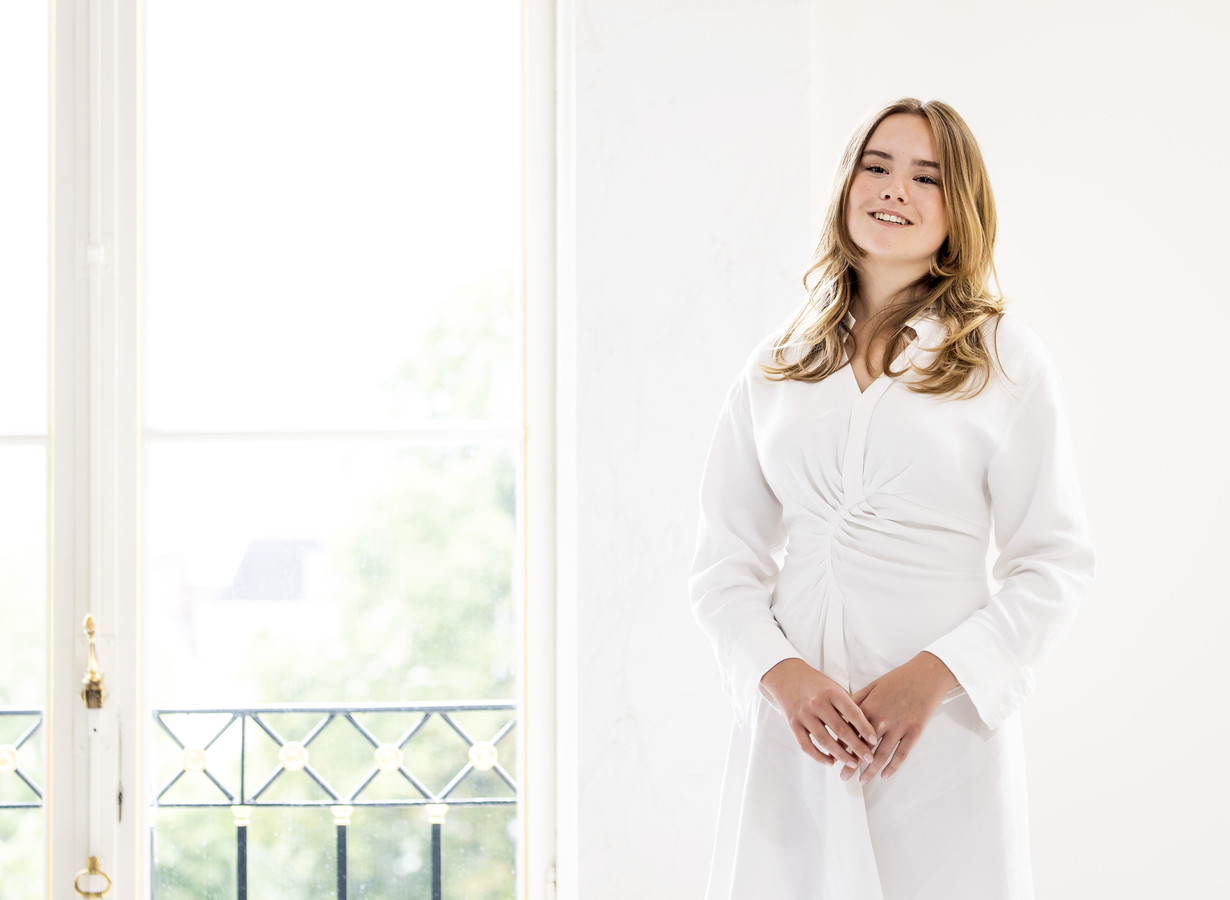 Prinses Ariane wordt 17 jaar: de jongste dochter van koning Willem ...