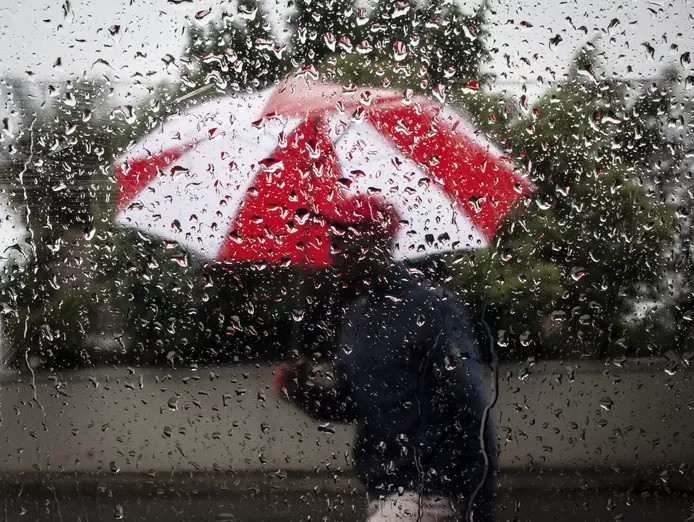 WEERBERICHT. Zware regen en bewolking in Waregem vanochtend | Foto | hln.be